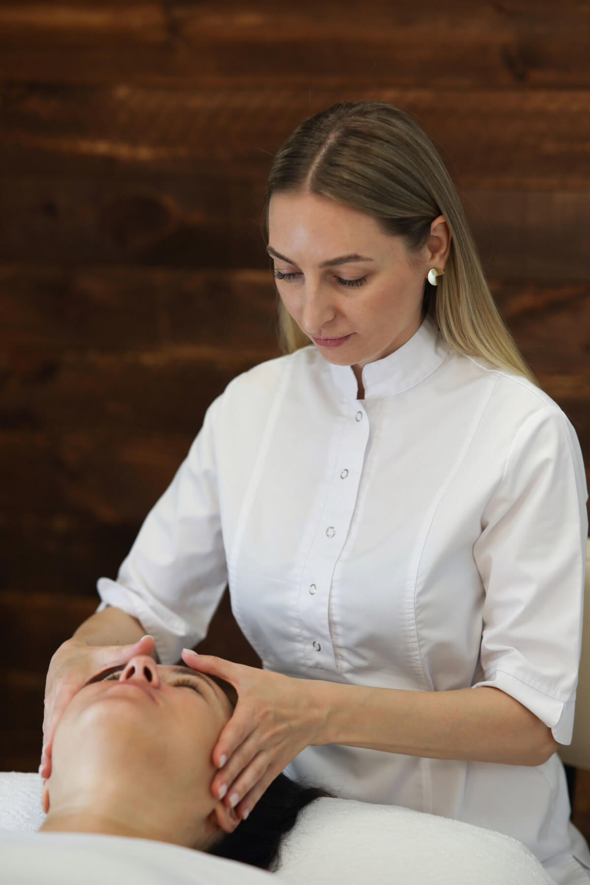 Licensed Esthetician - Skincare Beauty Specialist - Skin & Body Treatment